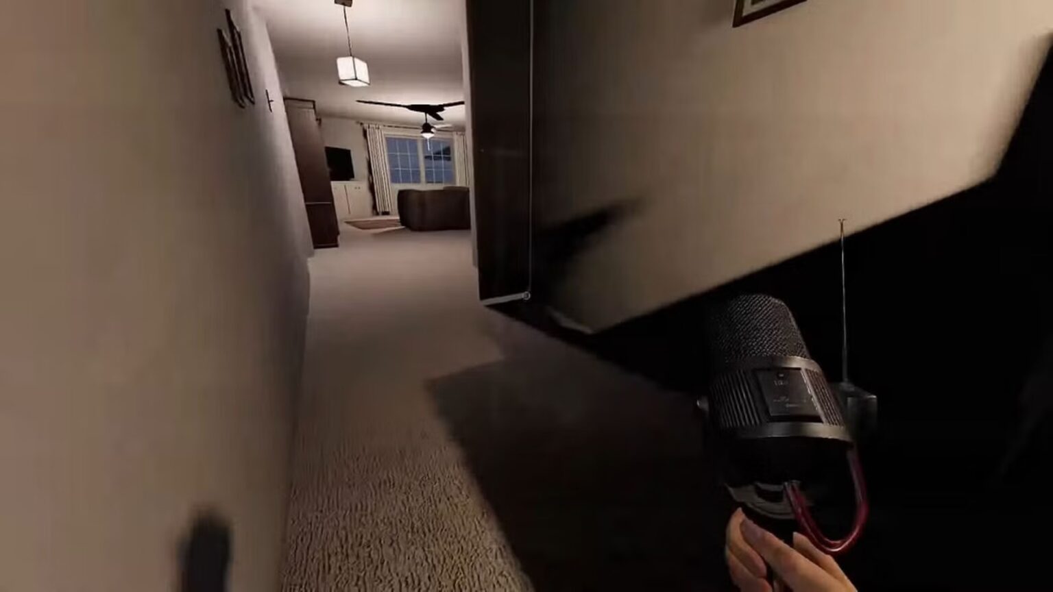 How To Use All Items in Phasmophobia? - Deltia's Gaming