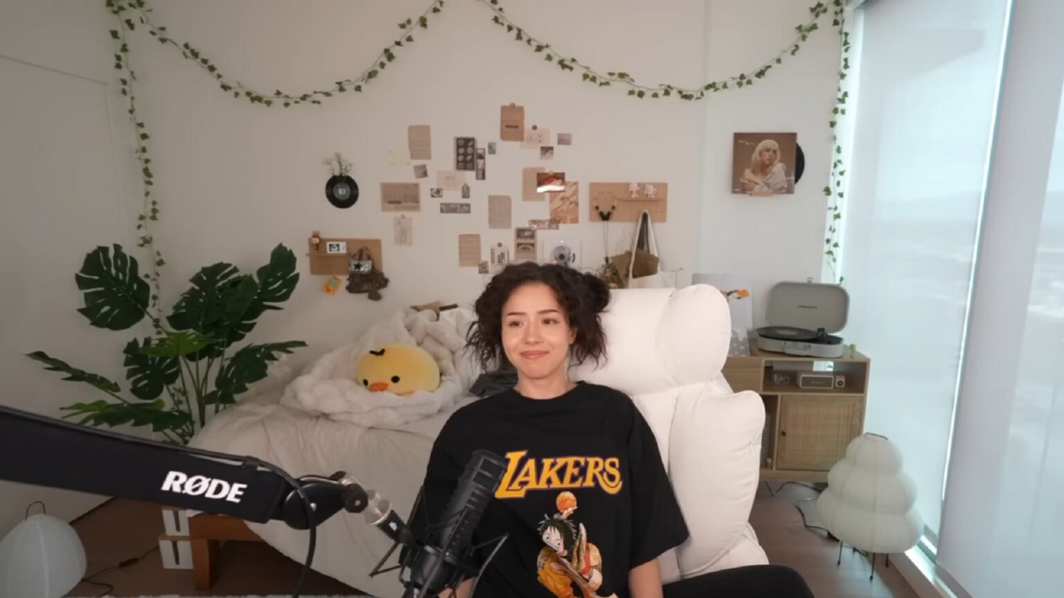 Pokimane Calls Twitch Streamer Nmplol "Cringe" - Deltia's Gaming